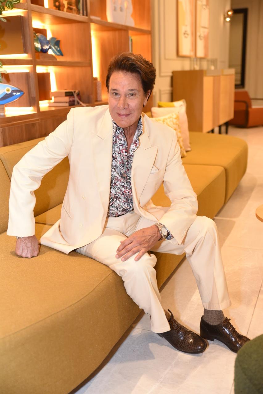 Actor y cantante mexicano Fernando Allende se deja seducir por la ...
